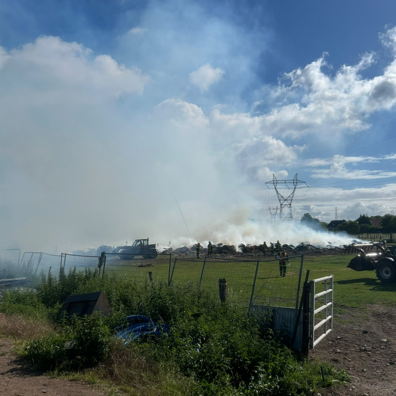 Vermelles : 1 200 ballots de paille prennent feu, des animaux évacués